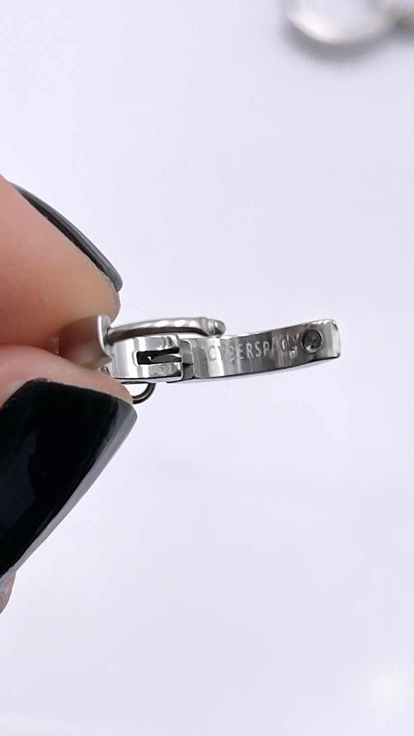 SINNER SKULL EARRINGS – Cyberspace Shop