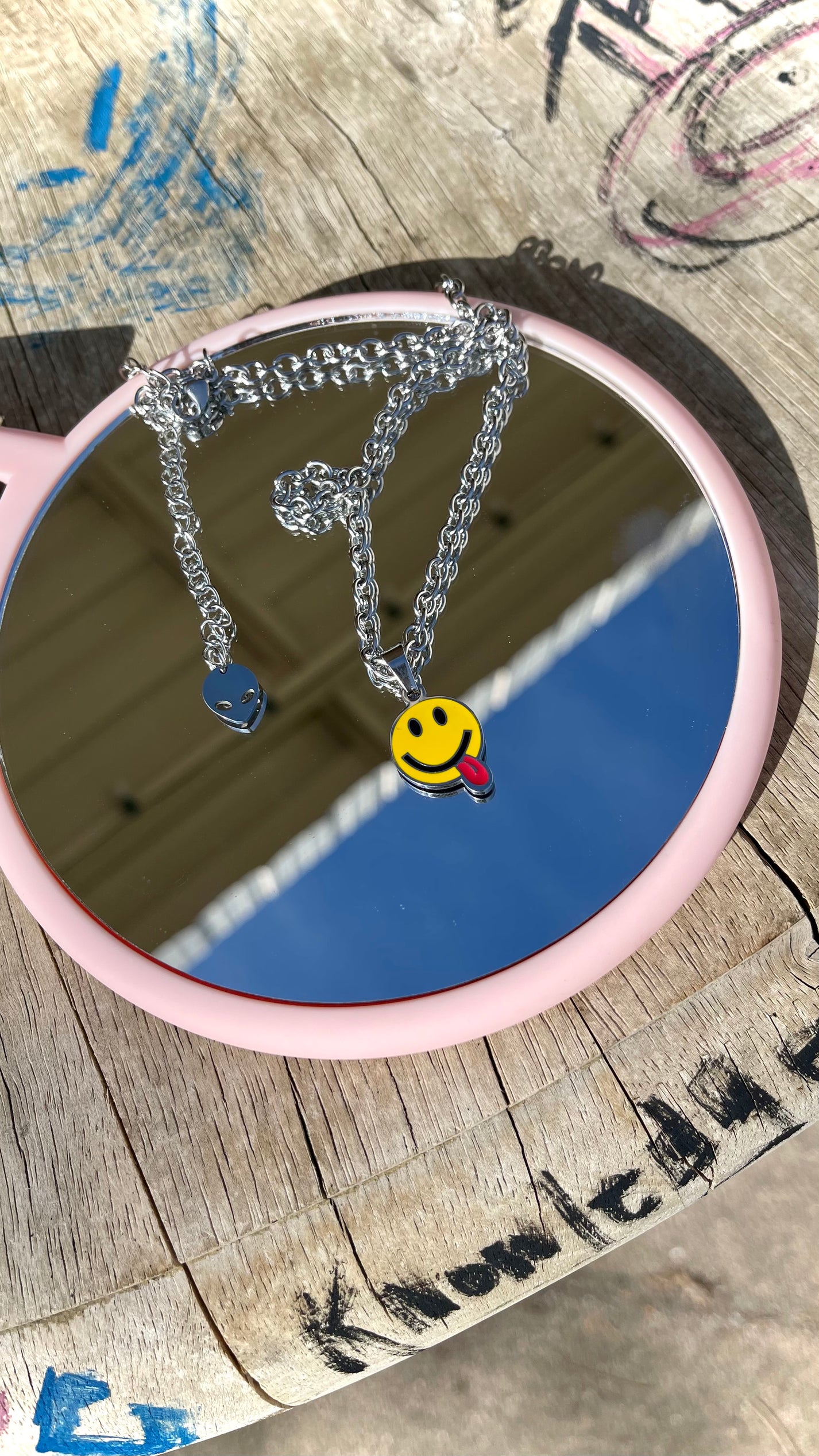 SUS SMILEY FACE NECKLACE – Cyberspace Shop