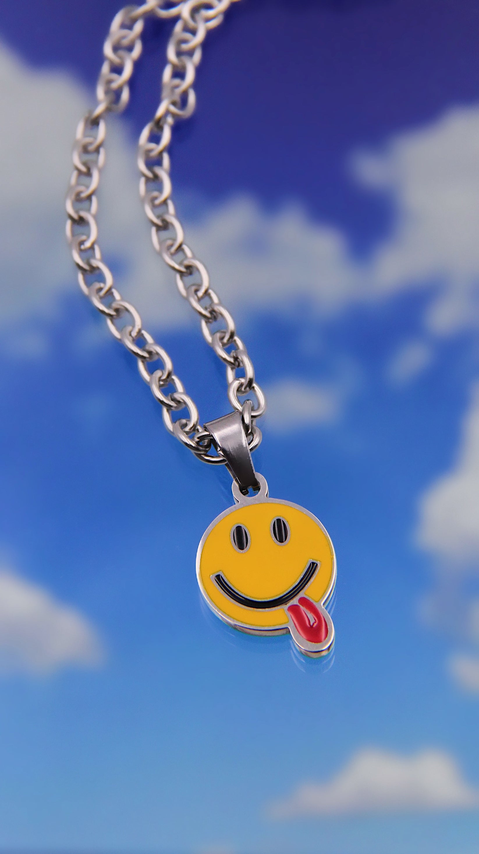 SUS SMILEY FACE NECKLACE – Cyberspace Shop