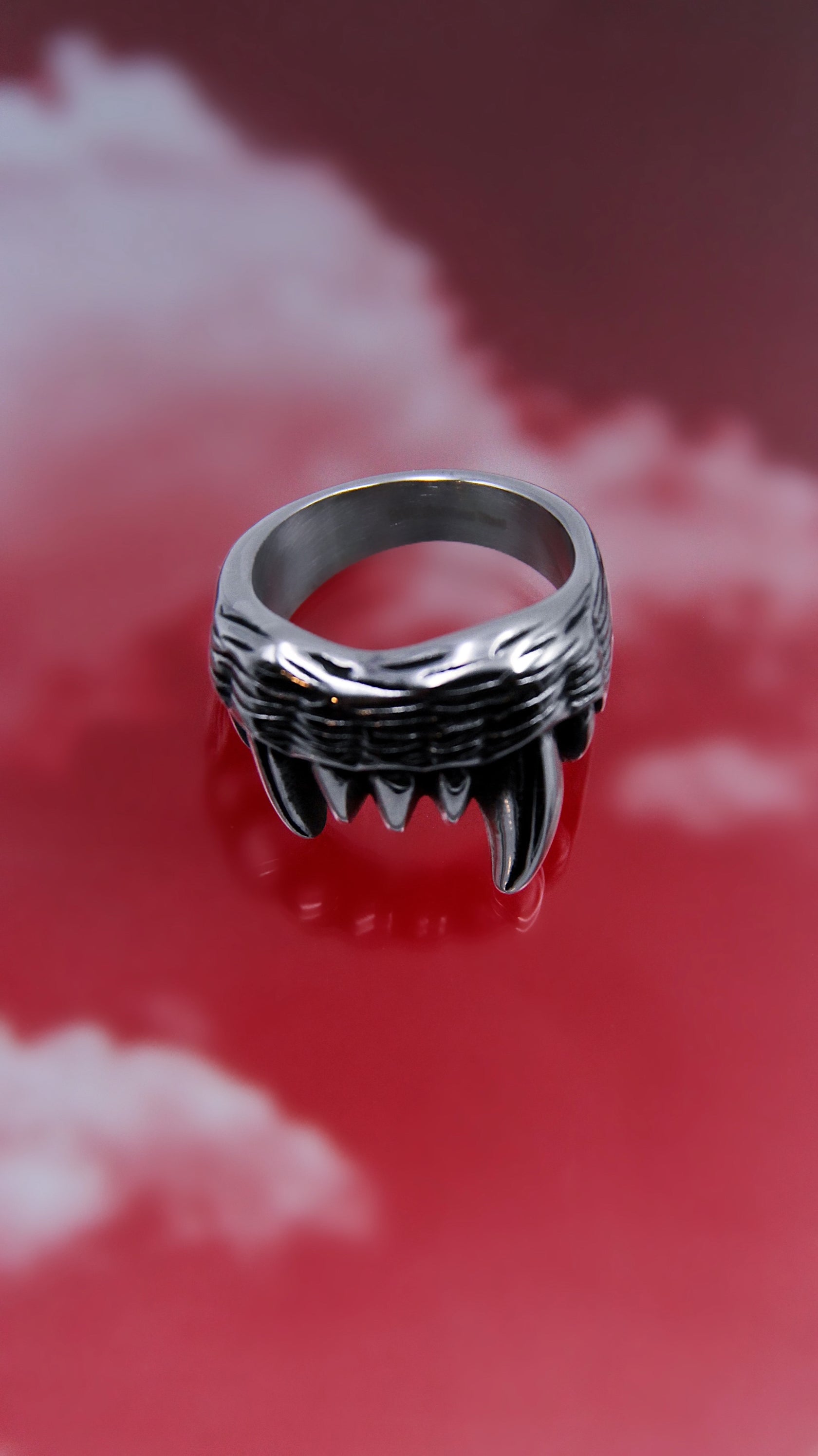 SHOW YOUR FANGS RING – Cyberspace Shop